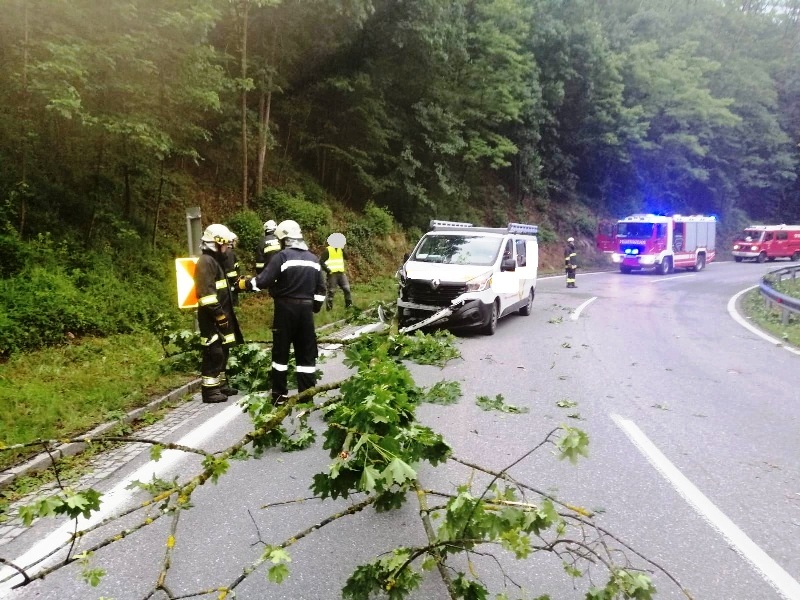 Fahrzeugbergung B 216 – FF Leiben